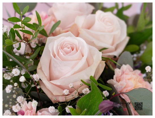 Blumenstrauß mit Rosen Pomerosa - Liza-Floristik